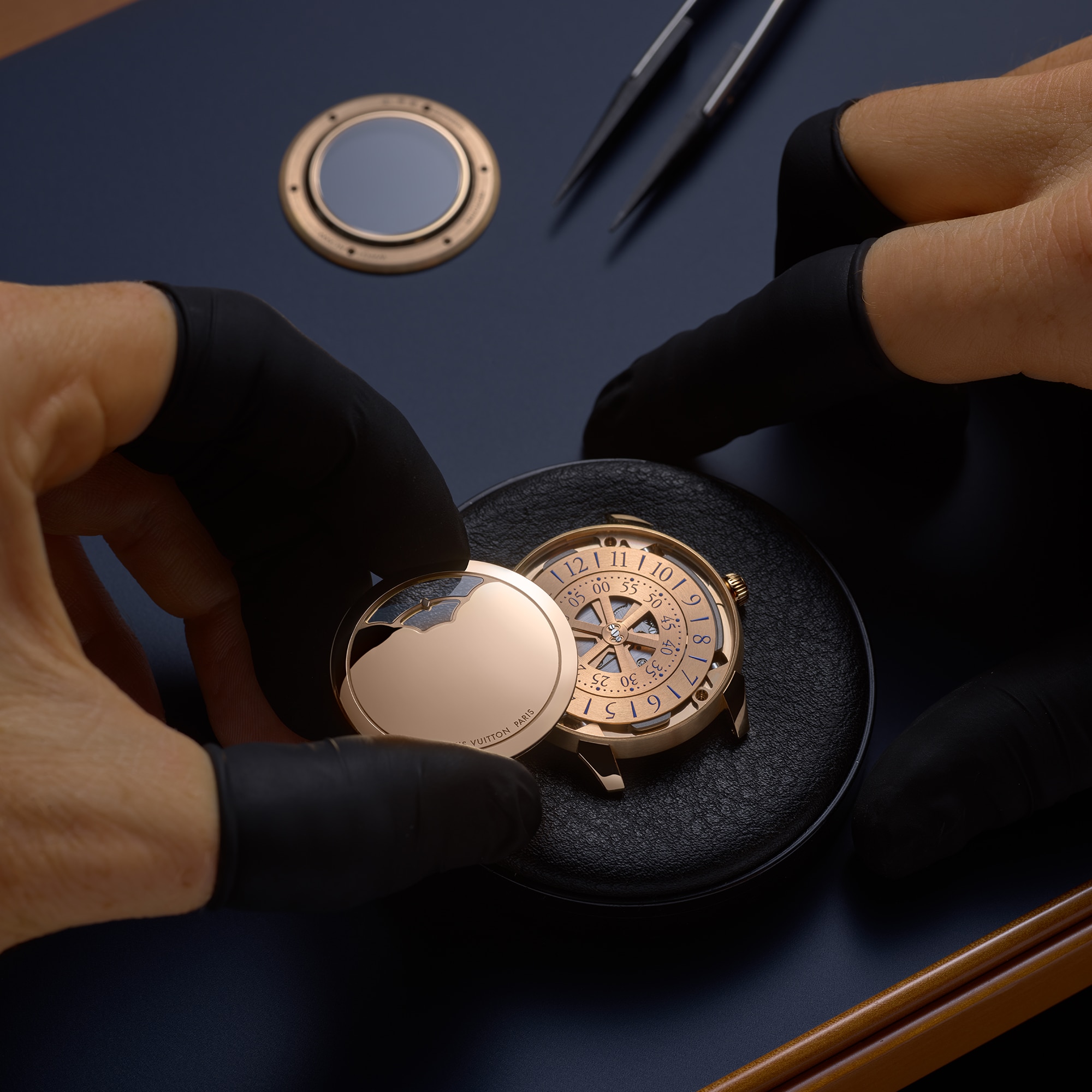 Tambour Convergence，自動機芯，37毫米，玫瑰金 - 精品腕錶總覽 - W9PG11 | LOUIS VUITTON 台灣
